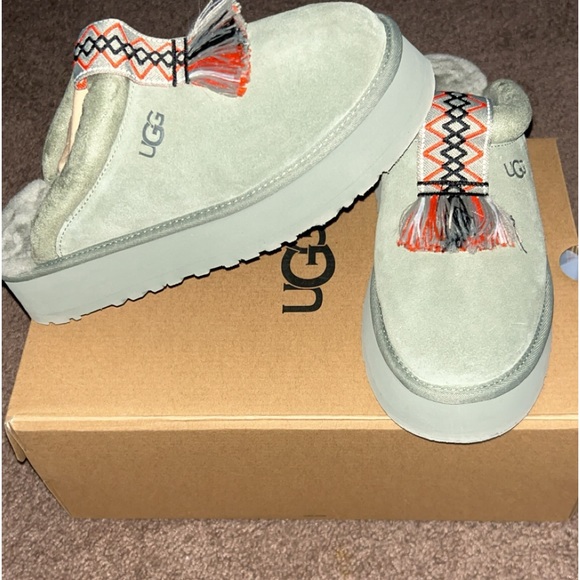 UGG | Shoes | Ugg Tazzle Shaded Clover Soft Olive | Poshmark